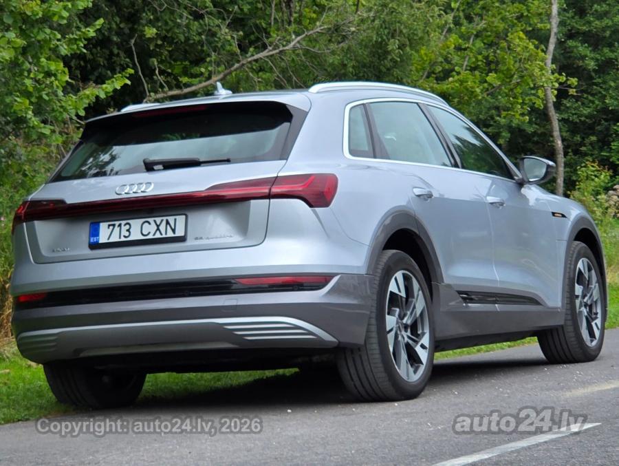 Pelēks Audi E-Tron 2021 Tallina, ar dzinēja tilpumu 0.00 L un nobraukumu 120 tūkst. km par 26500 €, foto 5 vietnē AUTOMOTO.COM.LV