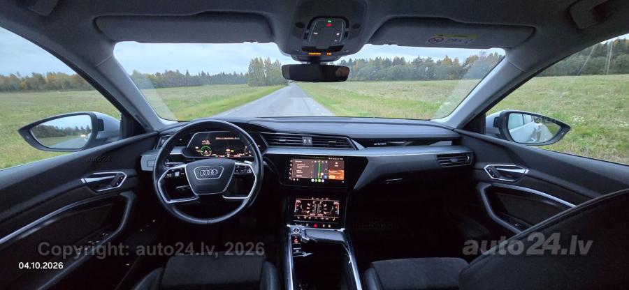 Серый Ауди E-Tron 2021 в Пайде, объемом двигателя 0.00 л и пробегом 138 тыс. км за 27000 €, фото 4 на AUTOMOTO.COM.LV