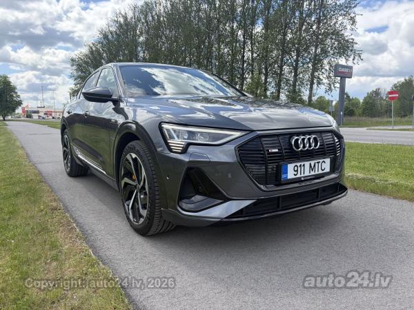 Grey Audi E-Tron 2022 in Tallinn, with an engine capacity of 0.00 L and mileage of 47 thousand km for 39900 €, photo 2 on AUTOMOTO.COM.LV