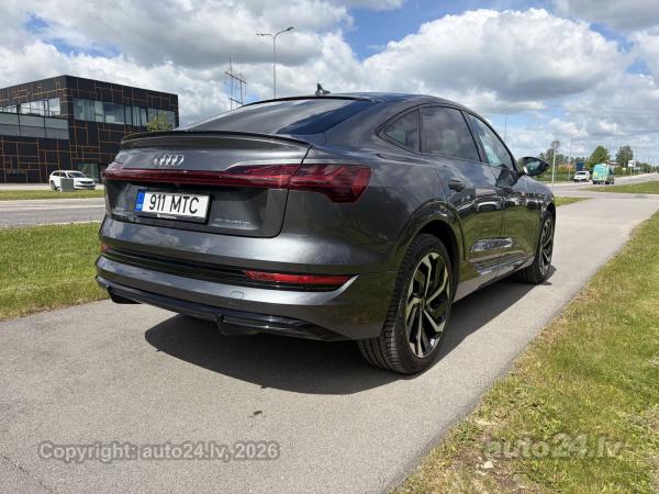 Grey Audi E-Tron 2022 in Tallinn, with an engine capacity of 0.00 L and mileage of 47 thousand km for 39900 €, photo 4 on AUTOMOTO.COM.LV