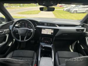 Grey Audi E-Tron 2022 in Tallinn, with an engine capacity of 0.00 L and mileage of 47 thousand km for 39900 €, photo 6 on AUTOMOTO.COM.LV