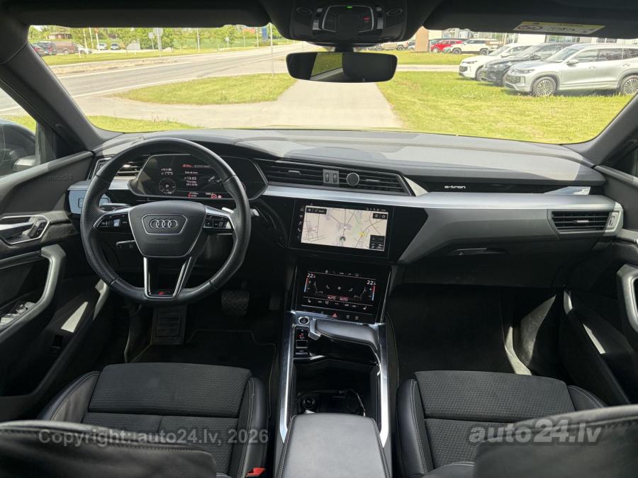 Grey Audi E-Tron 2022 in Tallinn, with an engine capacity of 0.00 L and mileage of 47 thousand km for 39900 €, photo 6 on AUTOMOTO.COM.LV