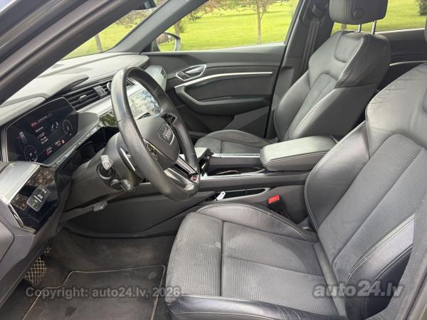 Grey Audi E-Tron 2022 in Tallinn, with an engine capacity of 0.00 L and mileage of 47 thousand km for 39900 €, photo 6 on AUTOMOTO.COM.LV