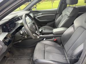 Grey Audi E-Tron 2022 in Tallinn, with an engine capacity of 0.00 L and mileage of 47 thousand km for 39900 €, photo 7 on AUTOMOTO.COM.LV