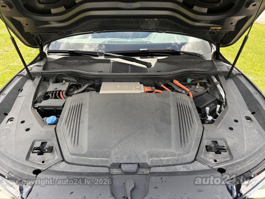 Grey Audi E-Tron 2022 in Tallinn, with an engine capacity of 0.00 L and mileage of 47 thousand km for 39900 €, photo 12 on AUTOMOTO.COM.LV