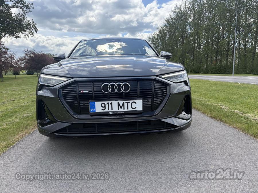 Grey Audi E-Tron 2022 in Tallinn, with an engine capacity of 0.00 L and mileage of 47 thousand km for 39900 €, photo 13 on AUTOMOTO.COM.LV