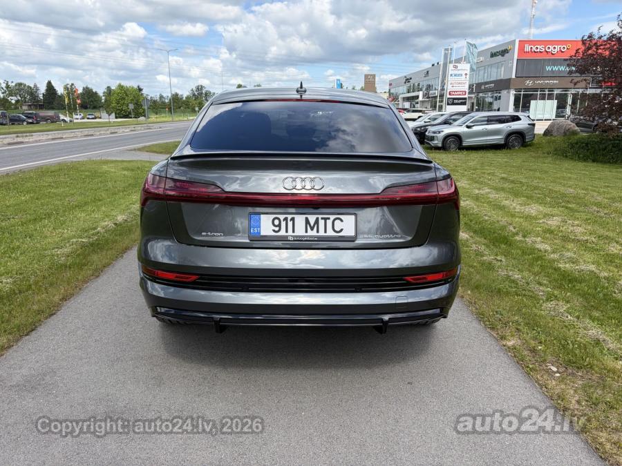 Grey Audi E-Tron 2022 in Tallinn, with an engine capacity of 0.00 L and mileage of 47 thousand km for 39900 €, photo 14 on AUTOMOTO.COM.LV