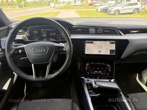 Grey Audi E-Tron 2022 in Tallinn, with an engine capacity of 0.00 L and mileage of 47 thousand km for 39900 €, photo 17 on AUTOMOTO.COM.LV