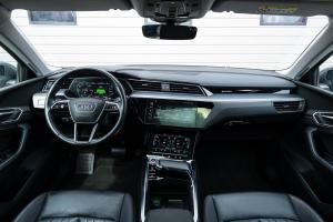 Серый Ауди E-Tron 2022 в Елгава, объемом двигателя 0.00 л и пробегом 72 тыс. км за 32900 €, фото 10 на AUTOMOTO.COM.LV