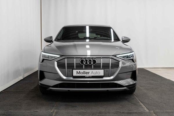 Audi E-Tron 2022 in Tallinn on AUTOMOTO.COM.LV Grey Audi E-Tron 2022 in Tallinn, with an engine capacity of 0.00 L and mileage of 42 thousand km for 32900 €, photo 3 on AUTOMOTO.COM.LV