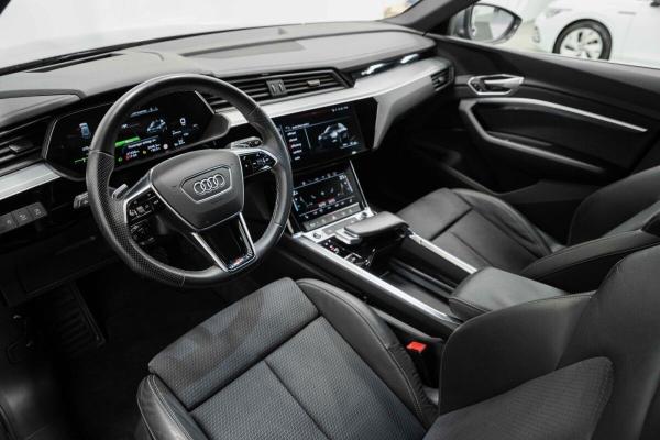 Audi E-Tron 2022 in Tallinn on AUTOMOTO.COM.LV Grey Audi E-Tron 2022 in Tallinn, with an engine capacity of 0.00 L and mileage of 42 thousand km for 32900 €, photo 9 on AUTOMOTO.COM.LV