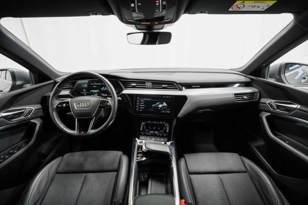 Audi E-Tron 2022 in Tallinn on AUTOMOTO.COM.LV Grey Audi E-Tron 2022 in Tallinn, with an engine capacity of 0.00 L and mileage of 42 thousand km for 32900 €, photo 10 on AUTOMOTO.COM.LV