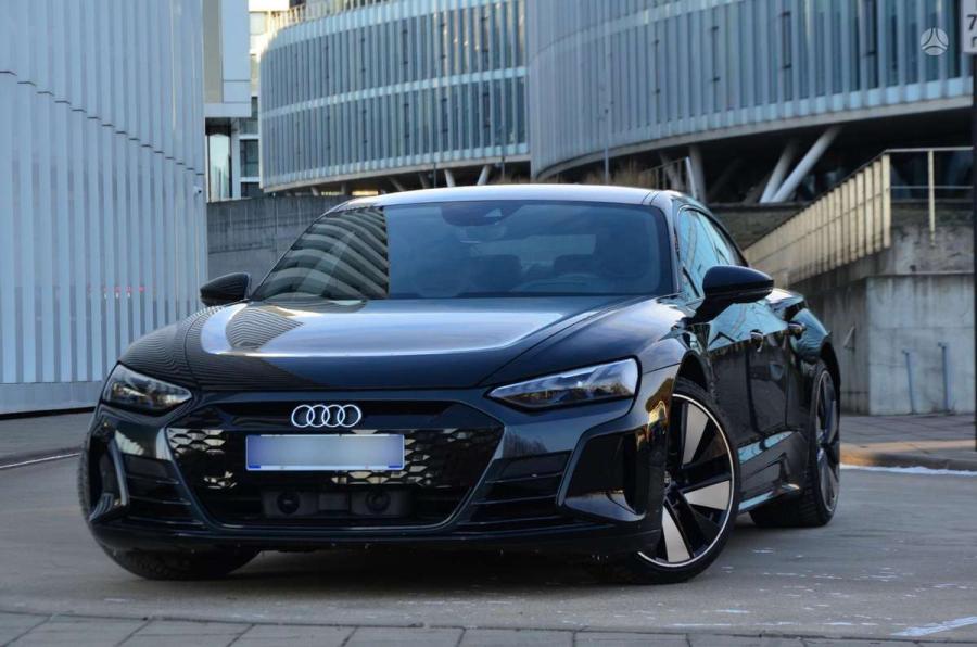 Black Audi E-tron GT 2021 in Vilnius, with an engine capacity of 0.00 L and mileage of 141 thousand km for 44990 €, photo 5 on AUTOMOTO.COM.LV