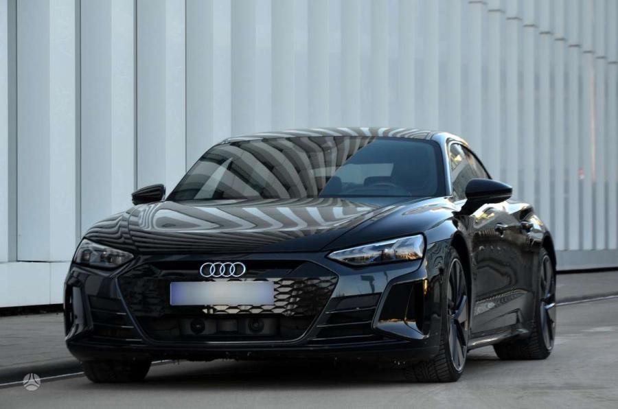 Black Audi E-tron GT 2021 in Vilnius, with an engine capacity of 0.00 L and mileage of 141 thousand km for 44990 €, photo 10 on AUTOMOTO.COM.LV