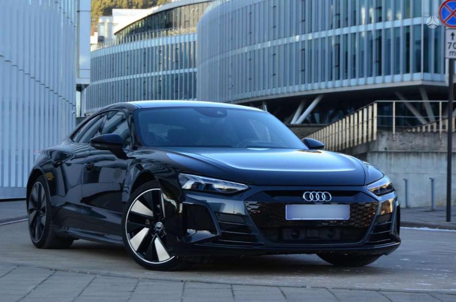 Black Audi E-tron GT 2021 in Vilnius, with an engine capacity of 0.00 L and mileage of 141 thousand km for 44990 €, photo 15 on AUTOMOTO.COM.LV