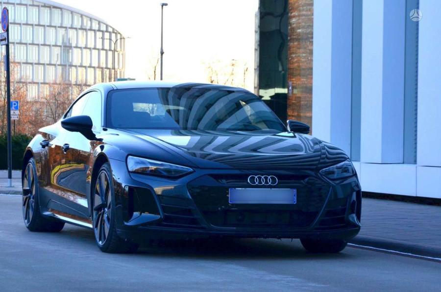 Black Audi E-tron GT 2021 in Vilnius, with an engine capacity of 0.00 L and mileage of 141 thousand km for 44990 €, photo 28 on AUTOMOTO.COM.LV