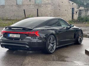 Melns Audi E-tron GT 2022 Ukmergė, ar dzinēja tilpumu 0.00 L un nobraukumu 110 tūkst. km par 52500 €, foto 7 vietnē AUTOMOTO.COM.LV