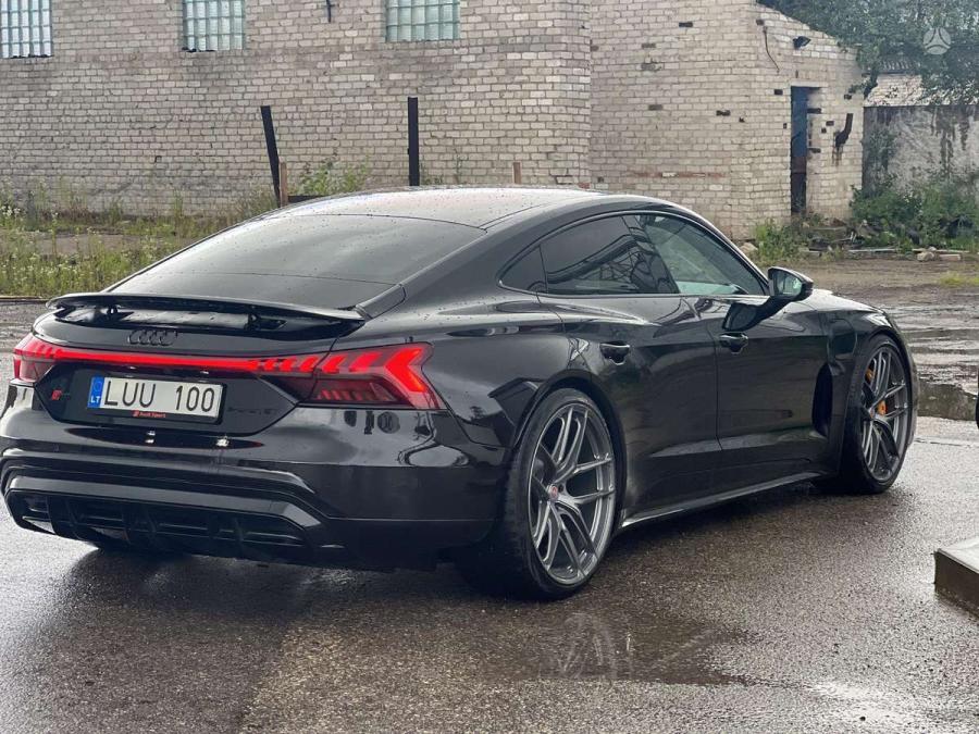 Melns Audi E-tron GT 2022 Ukmergė, ar dzinēja tilpumu 0.00 L un nobraukumu 110 tūkst. km par 52500 €, foto 7 vietnē AUTOMOTO.COM.LV