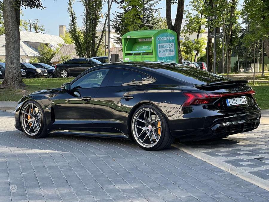 Melns Audi E-tron GT 2022 Ukmergė, ar dzinēja tilpumu 0.00 L un nobraukumu 105 tūkst. km par 54500 €, foto 1 vietnē AUTOMOTO.COM.LV