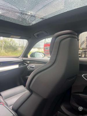 Melns Audi E-tron GT 2022 Ukmergė, ar dzinēja tilpumu 0.00 L un nobraukumu 105 tūkst. km par 54500 €, foto 22 vietnē AUTOMOTO.COM.LV
