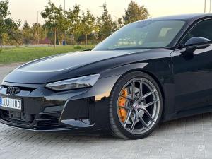 Melns Audi E-tron GT 2022 Ukmergė, ar dzinēja tilpumu 0.00 L un nobraukumu 115 tūkst. km par 49950 €, foto 12 vietnē AUTOMOTO.COM.LV