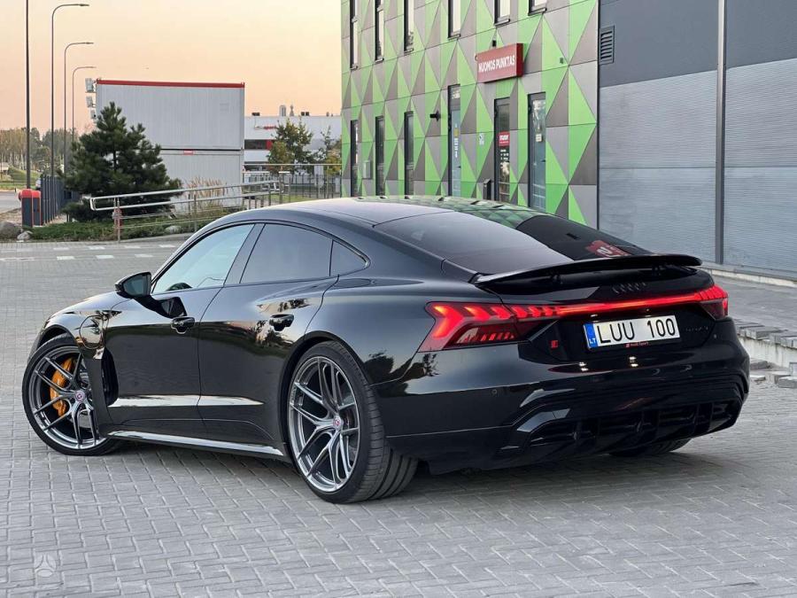 Melns Audi E-tron GT 2022 Ukmergė, ar dzinēja tilpumu 0.00 L un nobraukumu 115 tūkst. km par 49950 €, foto 18 vietnē AUTOMOTO.COM.LV