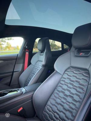 Melns Audi E-tron GT 2022 Ukmergė, ar dzinēja tilpumu 0.00 L un nobraukumu 115 tūkst. km par 49950 €, foto 28 vietnē AUTOMOTO.COM.LV