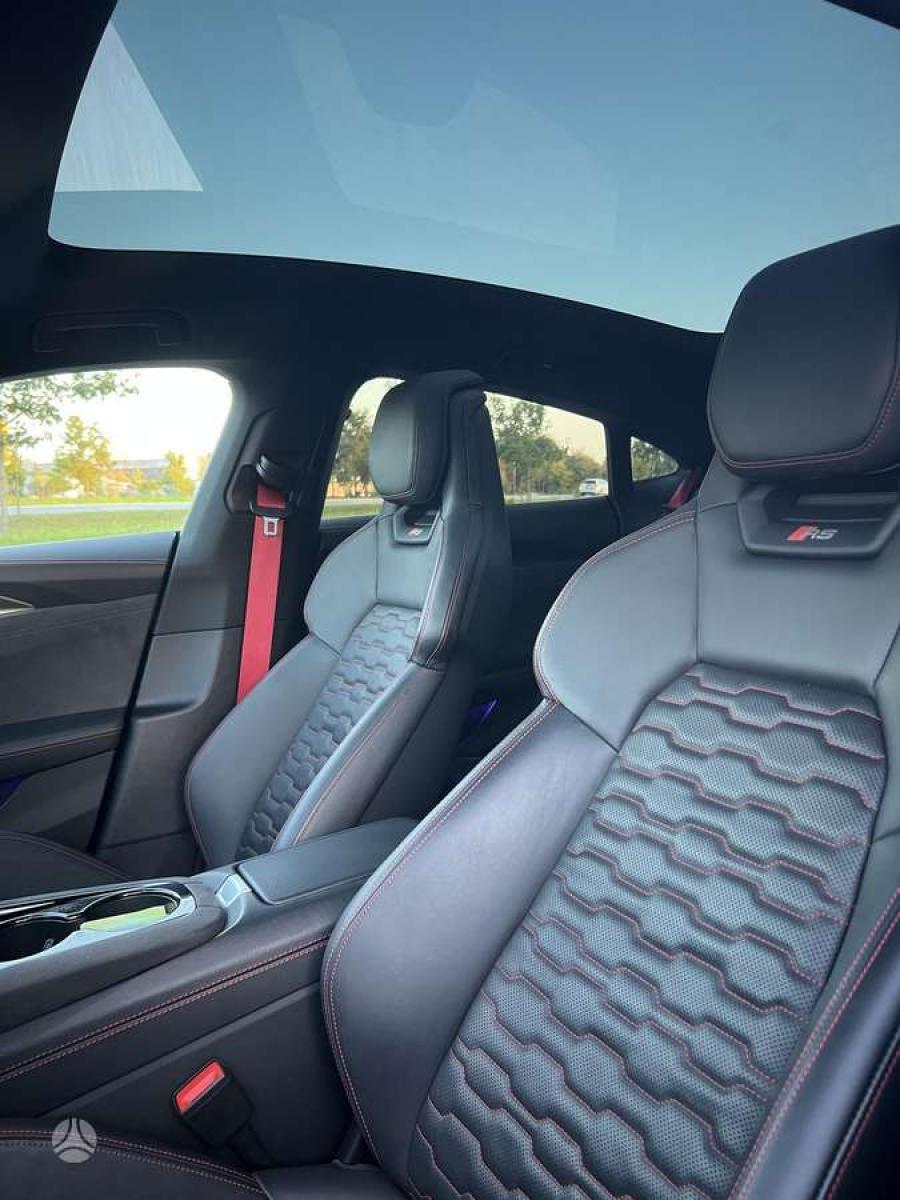 Melns Audi E-tron GT 2022 Ukmergė, ar dzinēja tilpumu 0.00 L un nobraukumu 115 tūkst. km par 49950 €, foto 28 vietnē AUTOMOTO.COM.LV