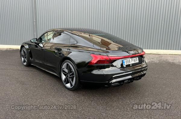 Black Audi E-tron GT 2022 in Tallinn, with an engine capacity of 0.00 L and mileage of 123 thousand km for 47900 €, photo 3 on AUTOMOTO.COM.LV
