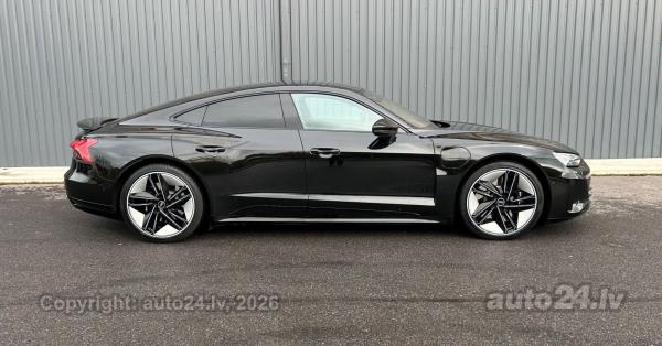 Black Audi E-tron GT 2022 in Tallinn, with an engine capacity of 0.00 L and mileage of 123 thousand km for 47900 €, photo 5 on AUTOMOTO.COM.LV
