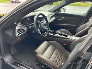Black Audi E-tron GT 2022 in Tallinn, with an engine capacity of 0.00 L and mileage of 123 thousand km for 47900 €, photo 6 on AUTOMOTO.COM.LV