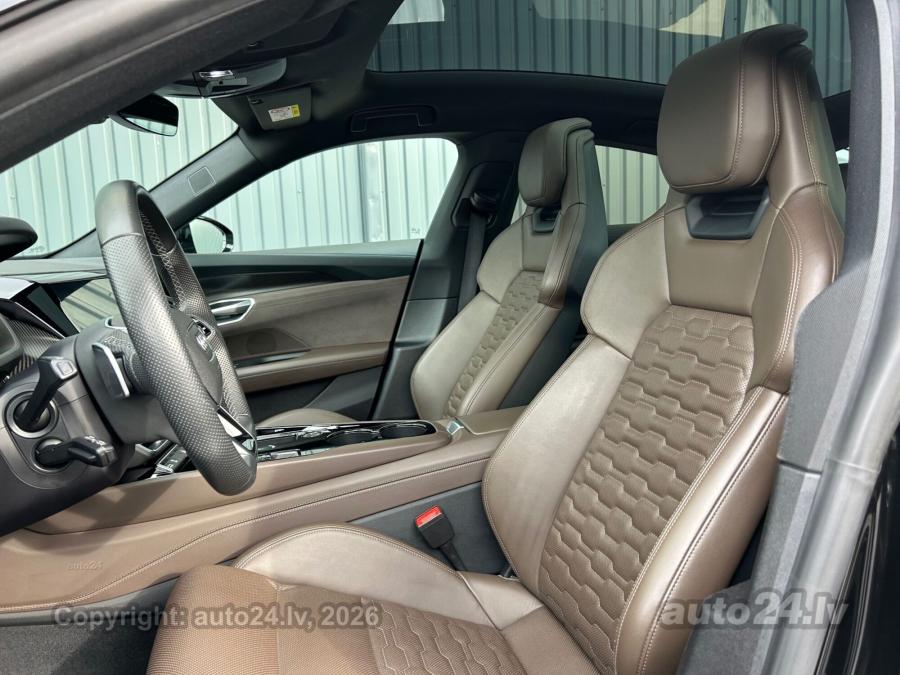 Black Audi E-tron GT 2022 in Tallinn, with an engine capacity of 0.00 L and mileage of 123 thousand km for 47900 €, photo 9 on AUTOMOTO.COM.LV