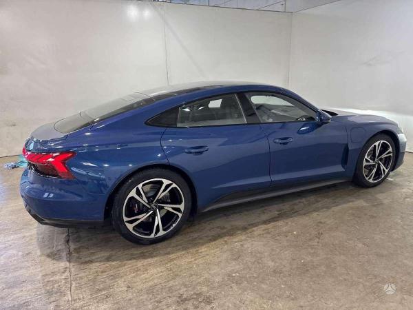 Zils Audi E-tron GT 2023 Viļņa, ar dzinēja tilpumu 0.00 L un nobraukumu 84 tūkst. km par 49888 €, foto 5 vietnē AUTOMOTO.COM.LV