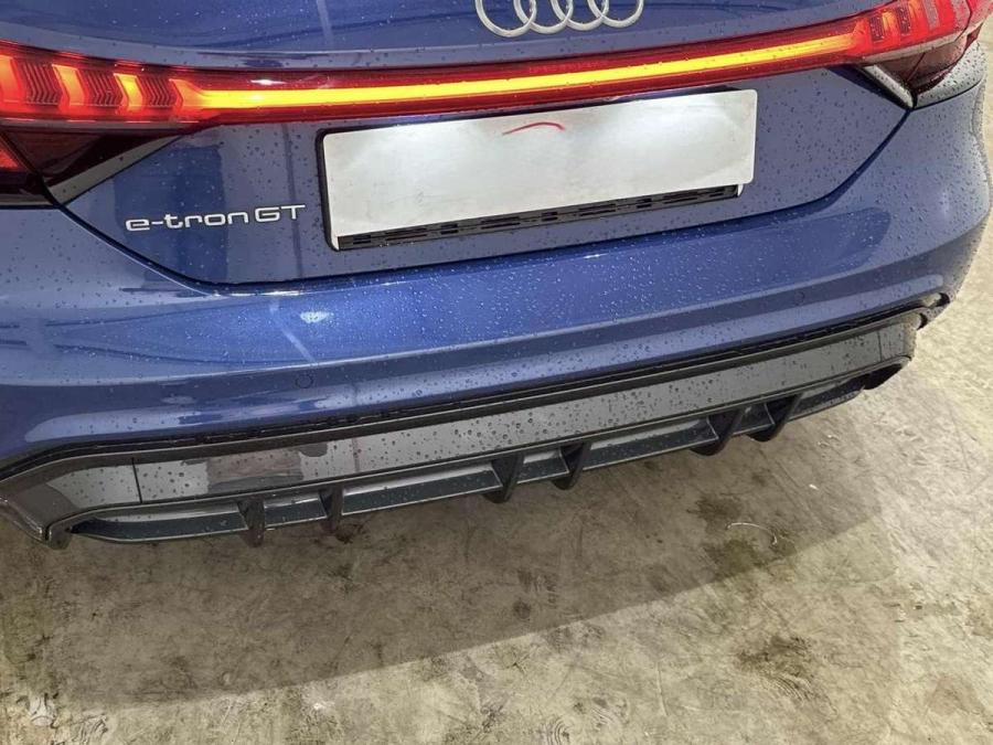 Zils Audi E-tron GT 2023 Viļņa, ar dzinēja tilpumu 0.00 L un nobraukumu 84 tūkst. km par 49888 €, foto 9 vietnē AUTOMOTO.COM.LV
