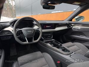 Green Audi E-tron GT 2022 in Tallinn, with an engine capacity of 0.00 L and mileage of 55 thousand km for 51900 €, photo 7 on AUTOMOTO.COM.LV