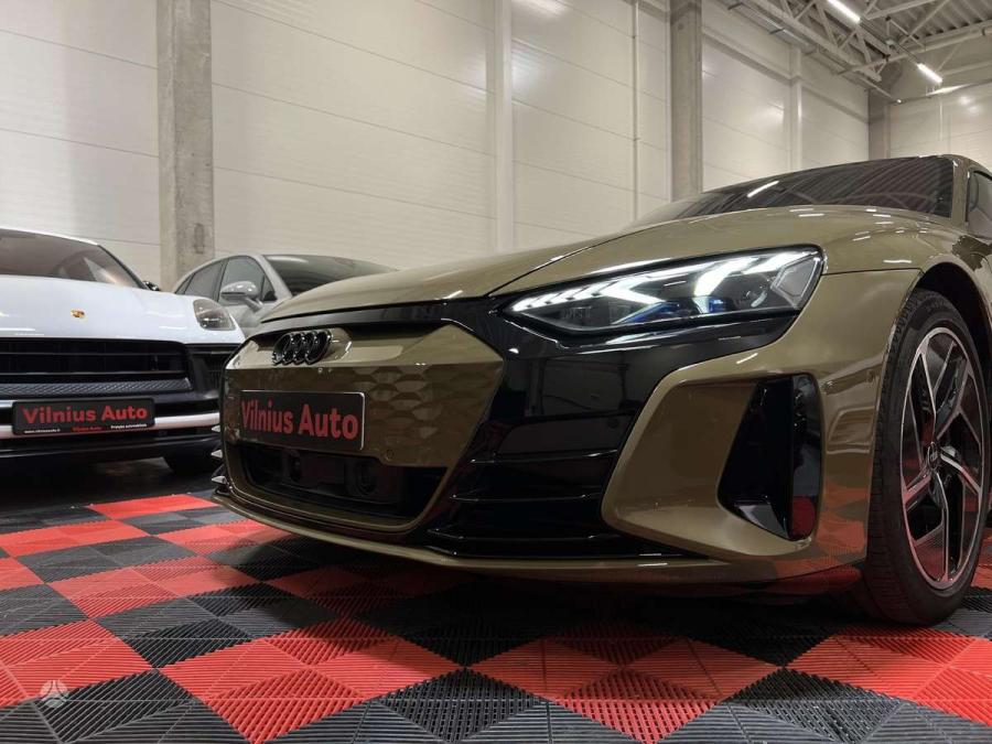 Zaļš Audi E-tron GT 2022 Viļņa, ar dzinēja tilpumu 0.00 L un nobraukumu 45 tūkst. km par 53990 €, foto 7 vietnē AUTOMOTO.COM.LV