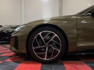 Zaļš Audi E-tron GT 2022 Viļņa, ar dzinēja tilpumu 0.00 L un nobraukumu 45 tūkst. km par 53990 €, foto 12 vietnē AUTOMOTO.COM.LV