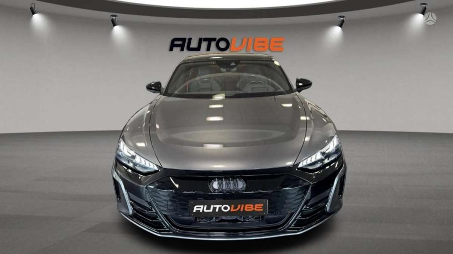 Pelēks Audi E-tron GT 2025 Viļņa, ar dzinēja tilpumu 0.00 L un nobraukumu 12 tūkst. km par 68111 €, foto 3 vietnē AUTOMOTO.COM.LV