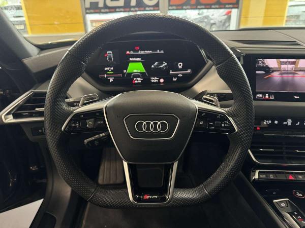 Grey Audi E-tron GT 2025 in Vilnius, with an engine capacity of 0.00 L and mileage of 12 thousand km for 68111 €, photo 9 on AUTOMOTO.COM.LV