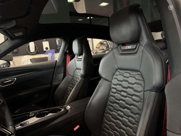 Grey Audi E-tron GT 2025 in Vilnius, with an engine capacity of 0.00 L and mileage of 12 thousand km for 68111 €, photo 11 on AUTOMOTO.COM.LV