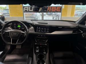 Pelēks Audi E-tron GT 2025 Viļņa, ar dzinēja tilpumu 0.00 L un nobraukumu 12 tūkst. km par 68111 €, foto 19 vietnē AUTOMOTO.COM.LV