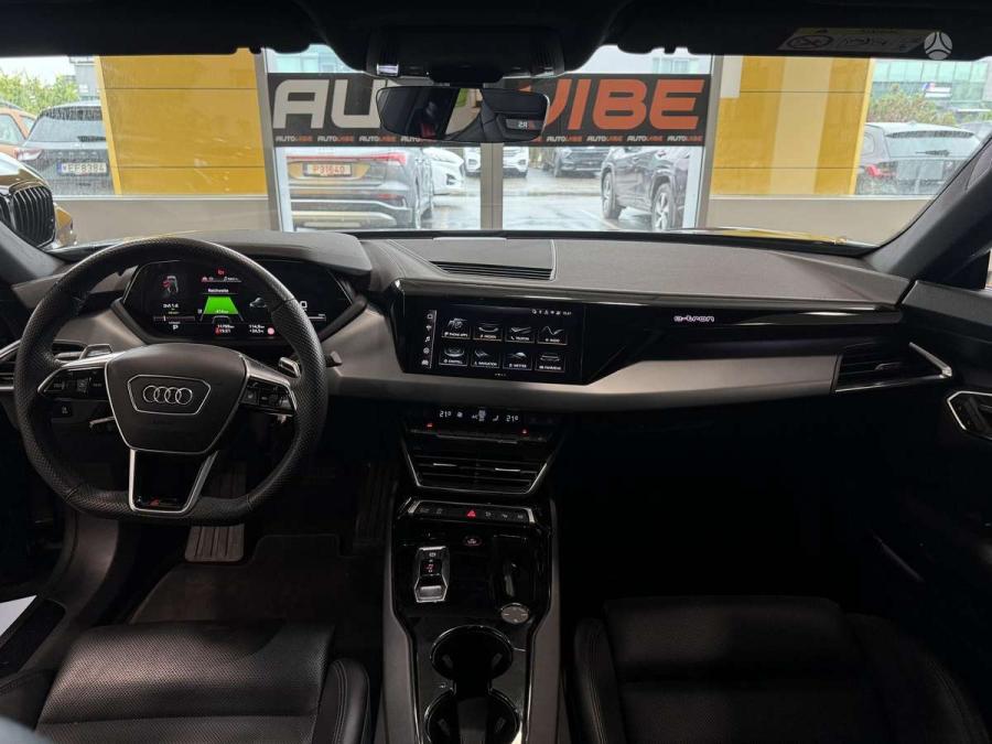 Pelēks Audi E-tron GT 2025 Viļņa, ar dzinēja tilpumu 0.00 L un nobraukumu 12 tūkst. km par 68111 €, foto 19 vietnē AUTOMOTO.COM.LV