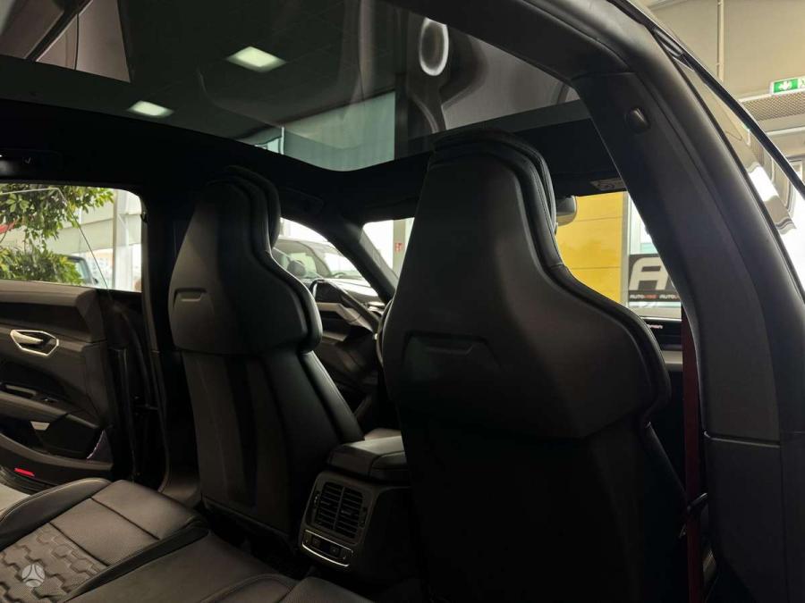 Pelēks Audi E-tron GT 2025 Viļņa, ar dzinēja tilpumu 0.00 L un nobraukumu 12 tūkst. km par 68111 €, foto 24 vietnē AUTOMOTO.COM.LV