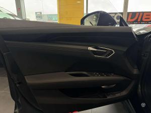 Pelēks Audi E-tron GT 2025 Viļņa, ar dzinēja tilpumu 0.00 L un nobraukumu 12 tūkst. km par 68111 €, foto 26 vietnē AUTOMOTO.COM.LV
