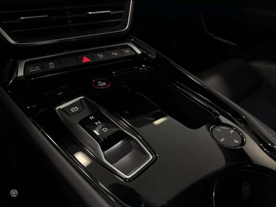 Pelēks Audi E-tron GT 2025 Viļņa, ar dzinēja tilpumu 0.00 L un nobraukumu 12 tūkst. km par 68111 €, foto 33 vietnē AUTOMOTO.COM.LV