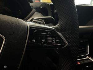 Pelēks Audi E-tron GT 2025 Viļņa, ar dzinēja tilpumu 0.00 L un nobraukumu 12 tūkst. km par 68111 €, foto 35 vietnē AUTOMOTO.COM.LV