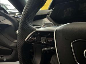 Pelēks Audi E-tron GT 2025 Viļņa, ar dzinēja tilpumu 0.00 L un nobraukumu 12 tūkst. km par 68111 €, foto 36 vietnē AUTOMOTO.COM.LV