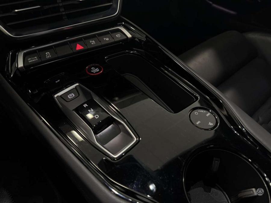 Pelēks Audi E-tron GT 2025 Viļņa, ar dzinēja tilpumu 0.00 L un nobraukumu 12 tūkst. km par 68111 €, foto 38 vietnē AUTOMOTO.COM.LV