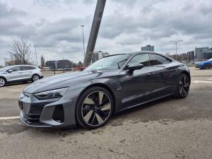 Grey Audi E-tron GT 2021 in Vilnius, with an engine capacity of 0.00 L and mileage of 96 thousand km for 46500 €, photo 4 on AUTOMOTO.COM.LV