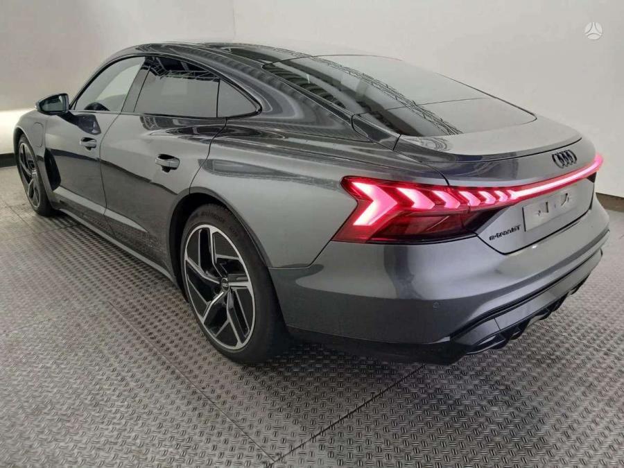 Grey Audi E-tron GT 2021 in Vilnius, with an engine capacity of 0.00 L and mileage of 106 thousand km for 44444 €, photo 3 on AUTOMOTO.COM.LV